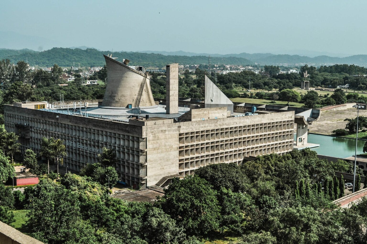 Hugo Toro : l'architecte narrateur qui redéfinit l'espace – Texture